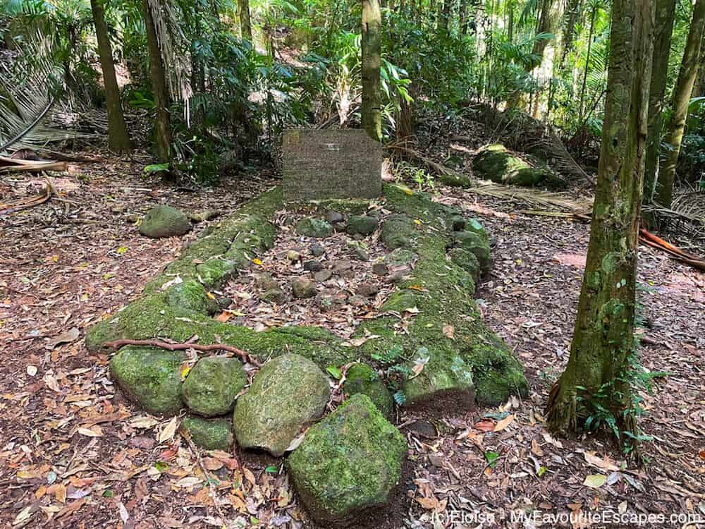 Tips to hike along Christmas Creek to Westray's Grave